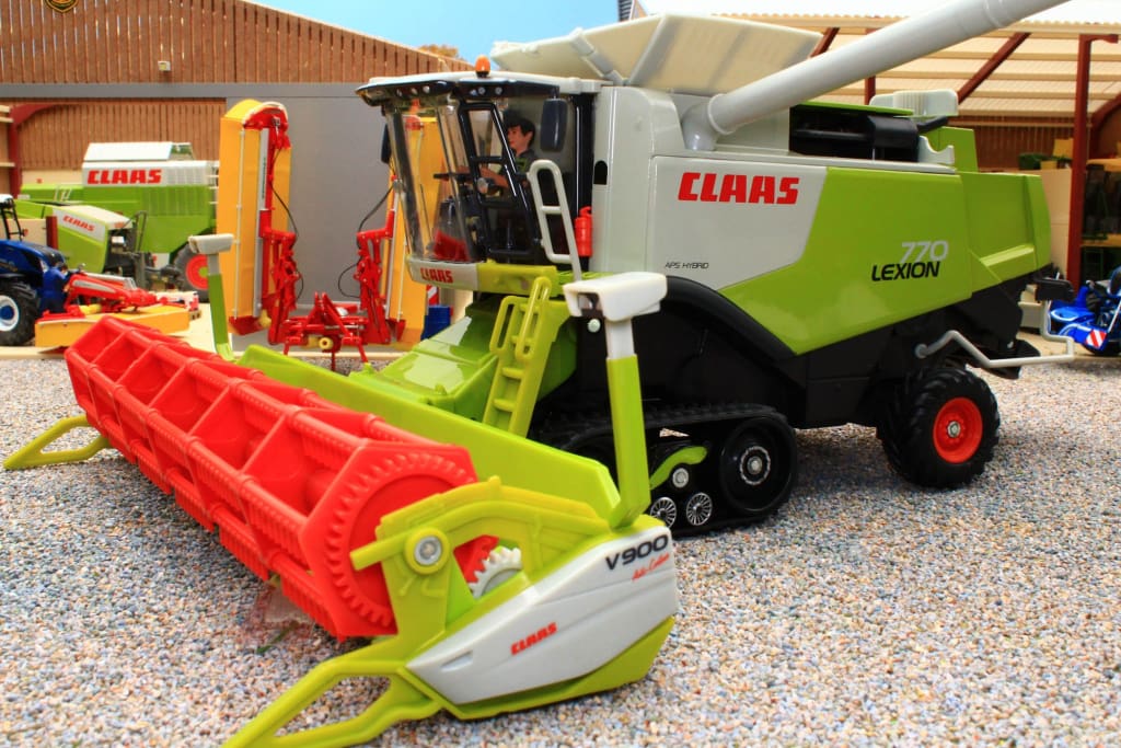 4258 Siku Claas Lexion 770 combine on Tracks with Header Trailer – Brushwood Toys