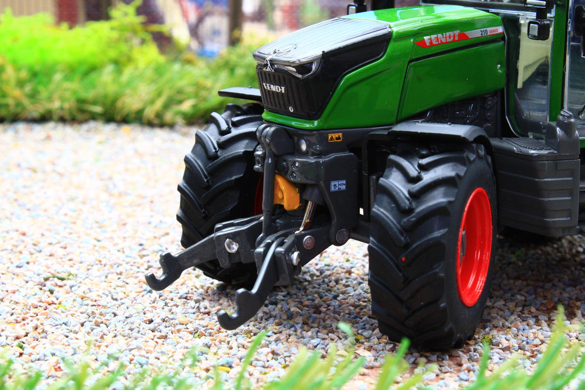 USK10657 USK 1:32 Scale Fendt 210 Vario 4WD Tractor – Brushwood Toys