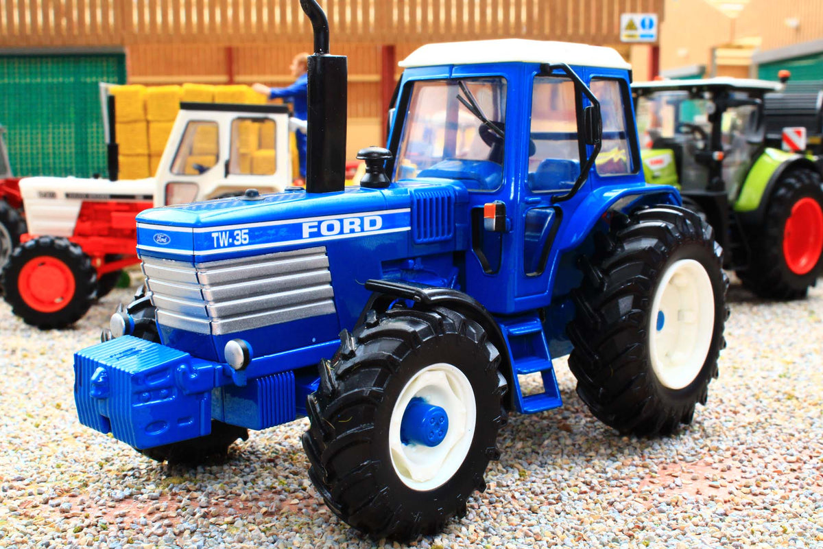 43394 Britains Ford TW35 with Removable Dual Rear Wheels – Brushwood Toys