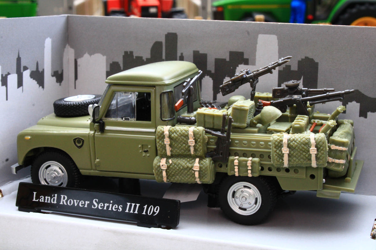 CAR251XND004 Cararama 1:43 Scale Land Rover S3 109 Land Rover Army Gun ...