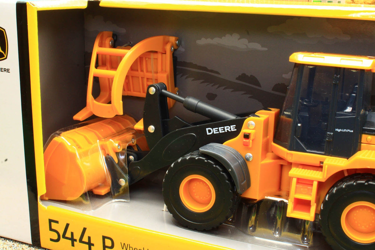 ERT47464 Ertl 1:32 Scale John Deere 544P Wheeled Loader – Brushwood Toys
