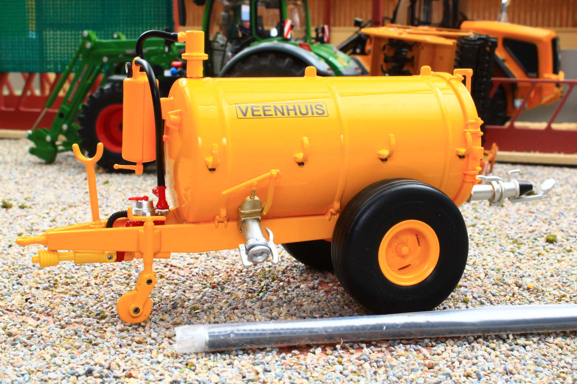 MM2413 Marge Models 1:32 Scale Veenhuis Populair 3200 litre Slurry Tan ...