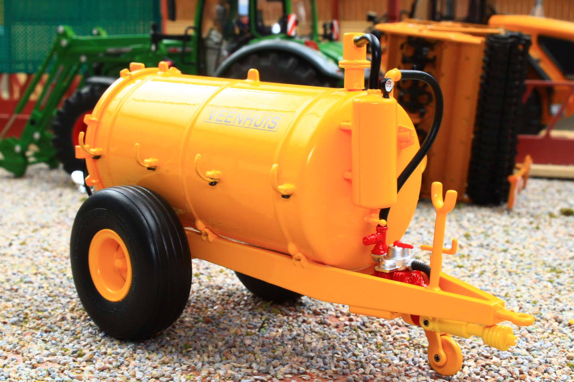 MM2413 Marge Models 1:32 Scale Veenhuis Populair 3200 litre Slurry Tan – Brushwood Toys