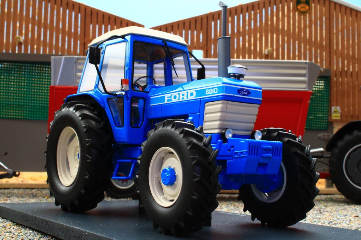 SCH00531 Schuco 1:32 Scale Ford 8210 4WD Tractor 'Pro Resin' Model ...