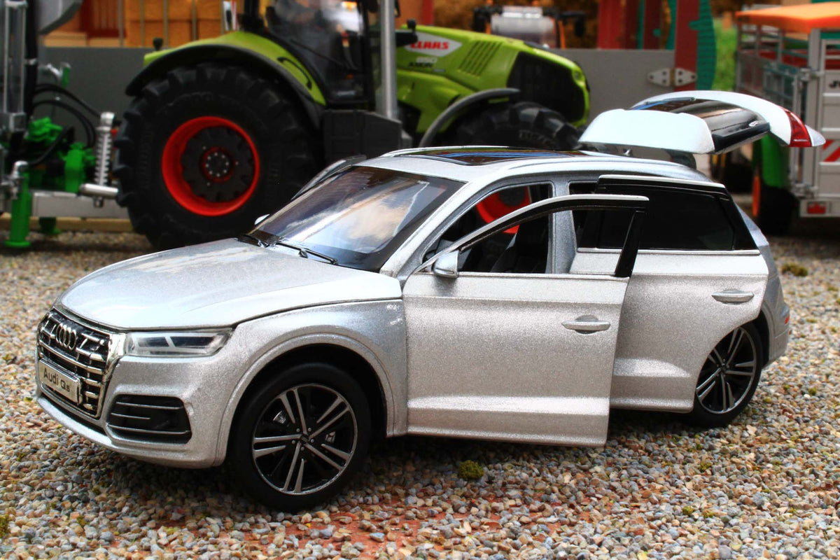 TAY32140024 TAYUMO 132 Scale Audi Q5 in Silver – Brushwood Toys