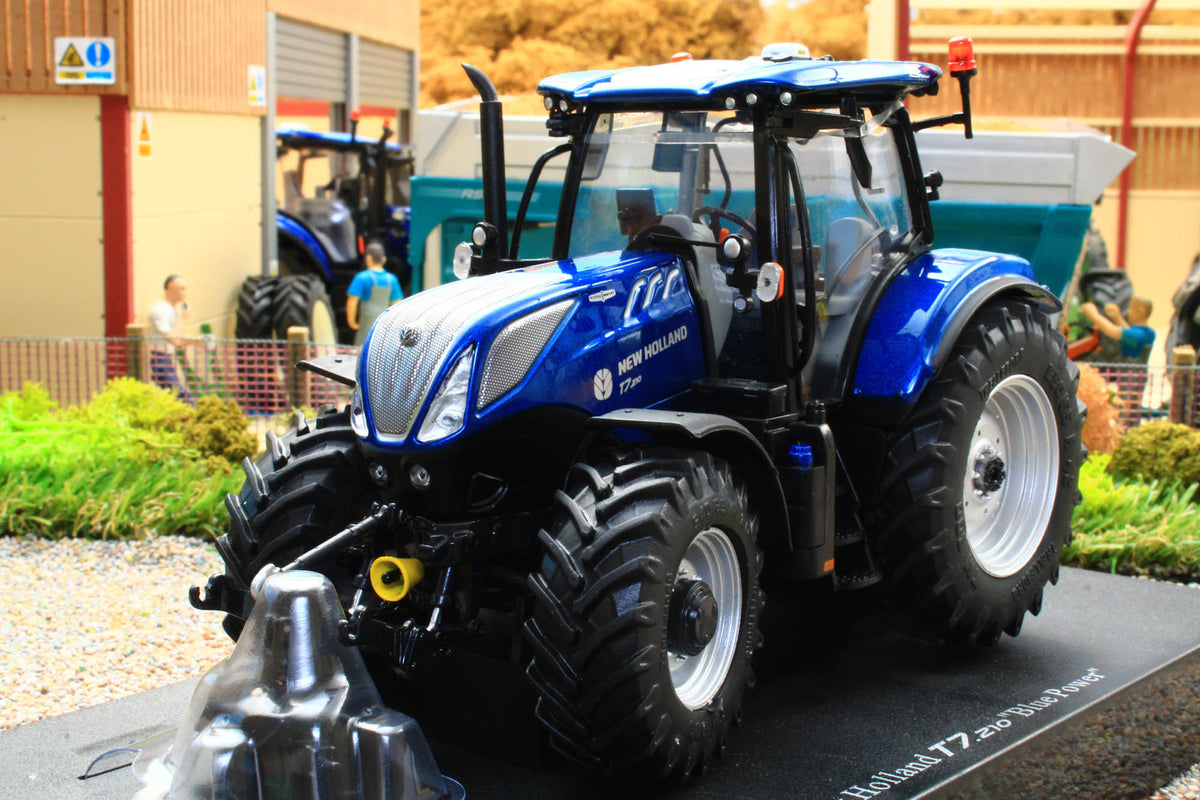 UH6364 Universal Hobbies 1:32 Scale New Holland T7.210 Auto Command Bl ...