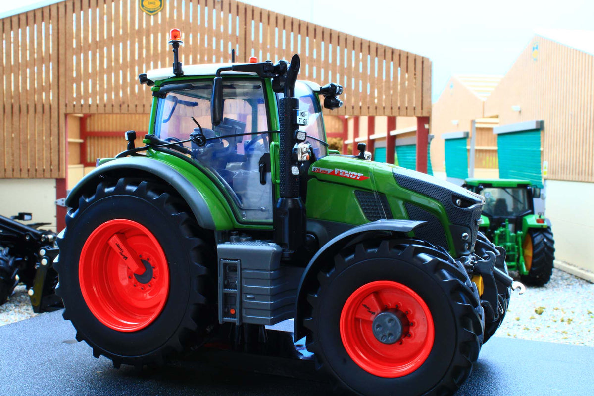UH6666 Universal Hobbies Fendt 620 Vario Tractor BACK IN STOCK ...