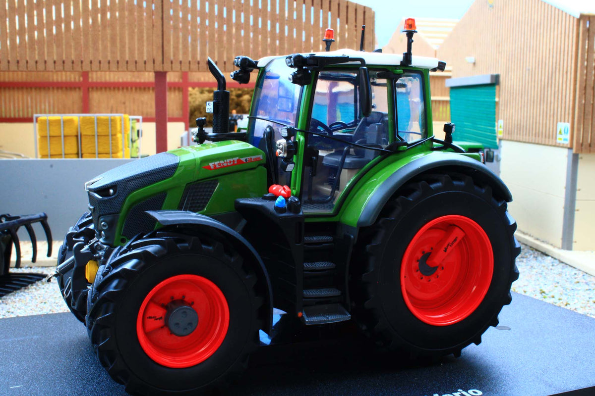 UH6666 Universal Hobbies Fendt 620 Vario Tractor BACK IN STOCK ...