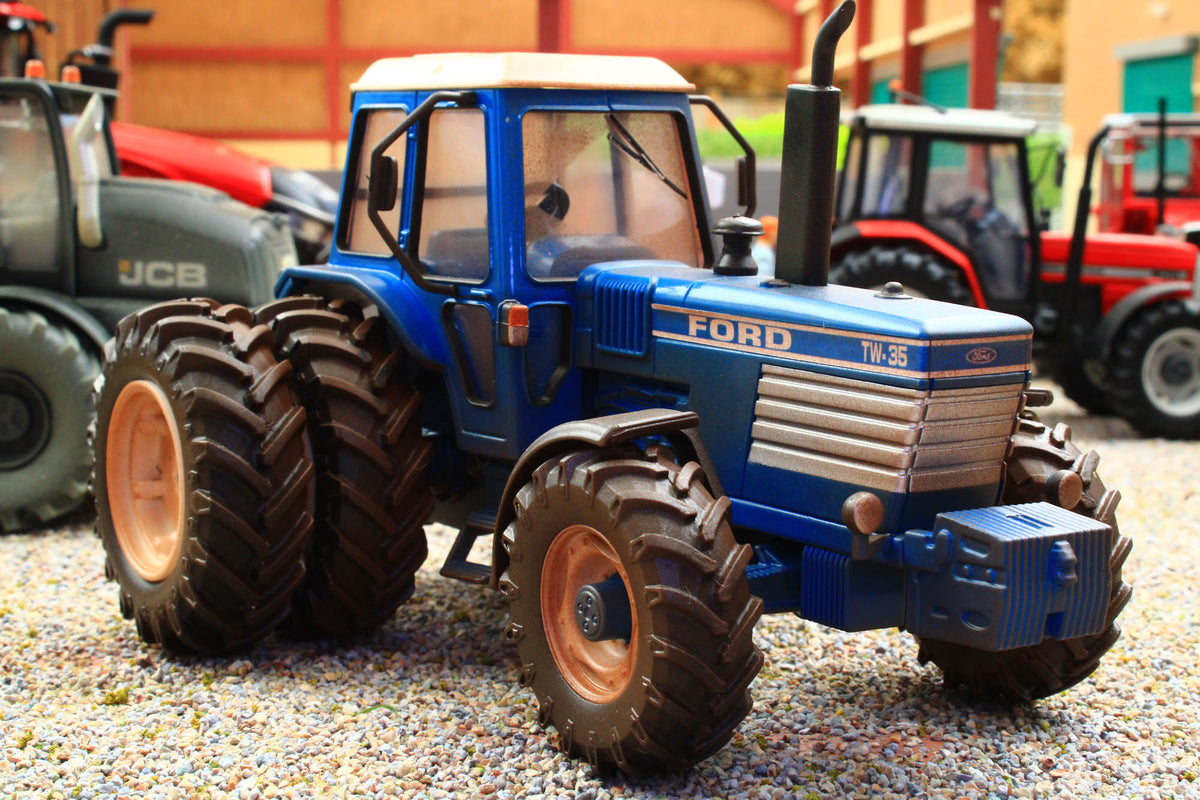 43394(w) Weathered Britains Ford TW35 with Removable Dual Rear Wheels ...