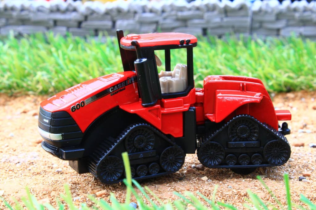 1324 Siku Case IH Quadtrac 600 – Brushwood Toys