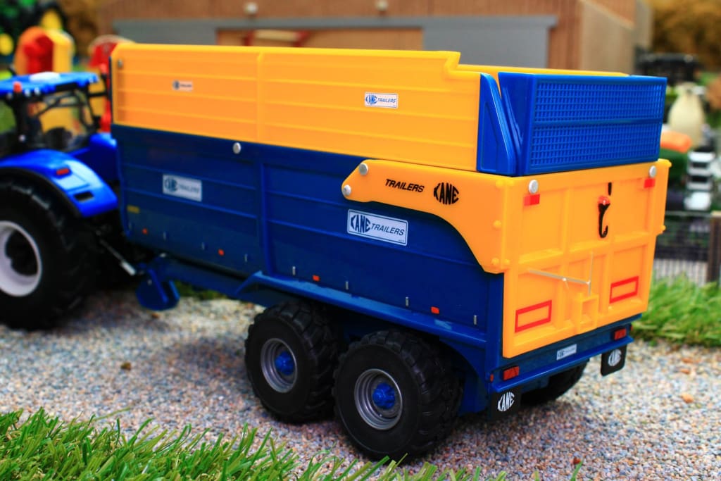 42700 Britains Kane 16 tonne Twin-Axle Silage Trailer – Brushwood Toys
