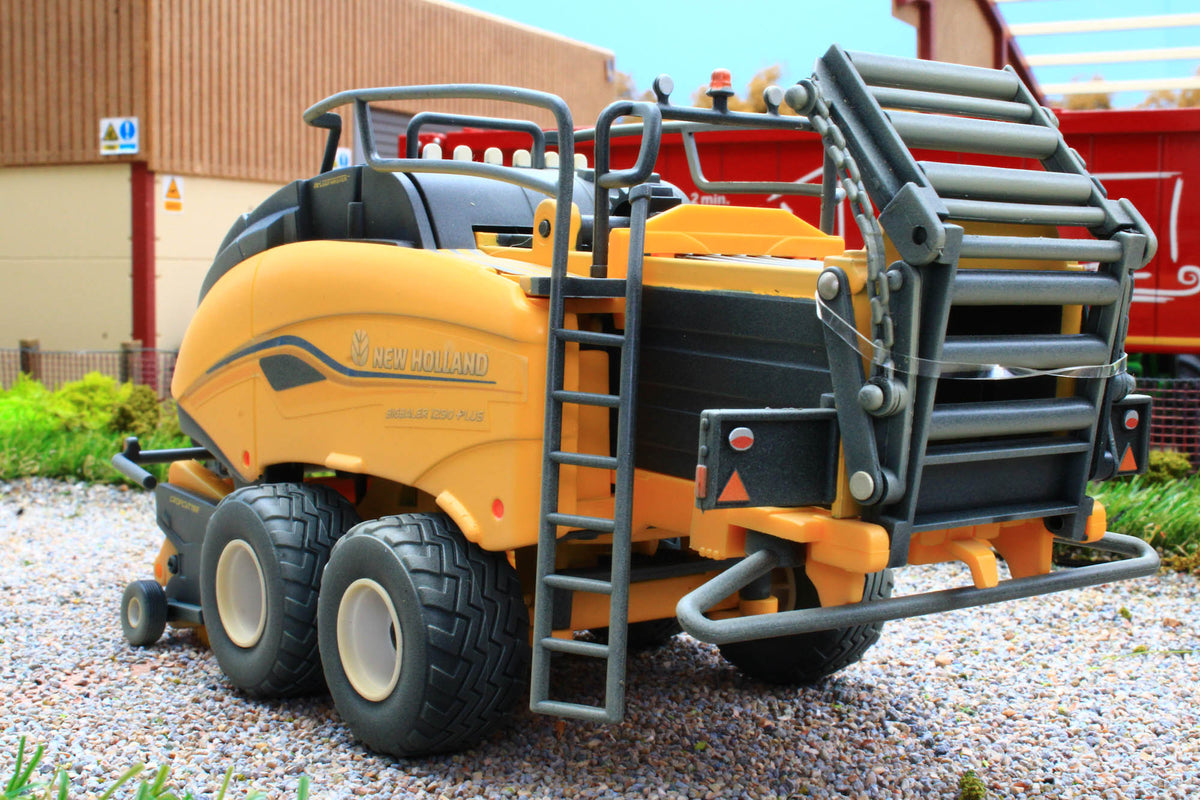 43266(W) Weathered Britains New Holland Big Square Baler 1290 Dusty Ef ...