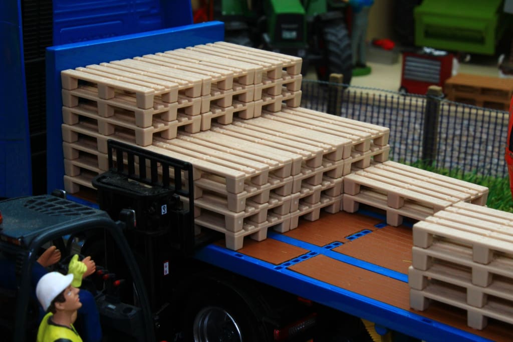 7015 Siku 50 x Pallets – Brushwood Toys