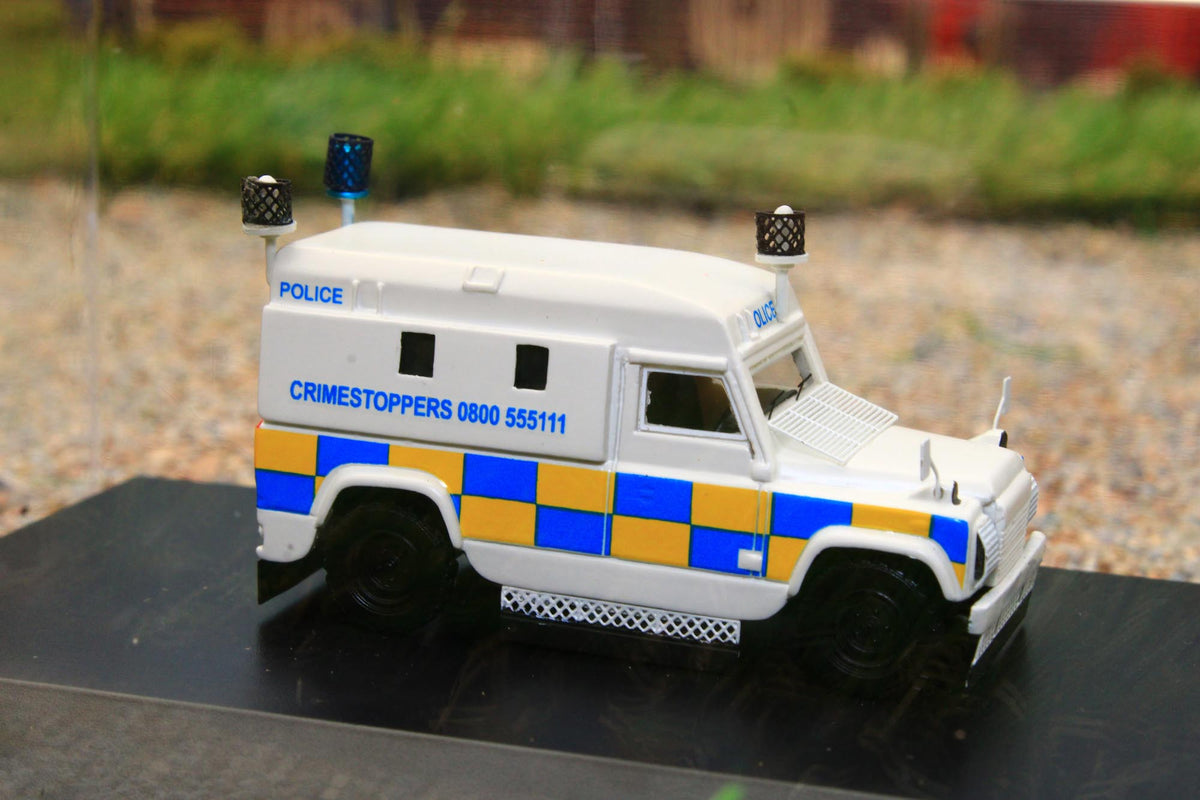 BOS87811 BOS 187 Scale Land Rover Tangi Police Northern Ireland WHITE ...