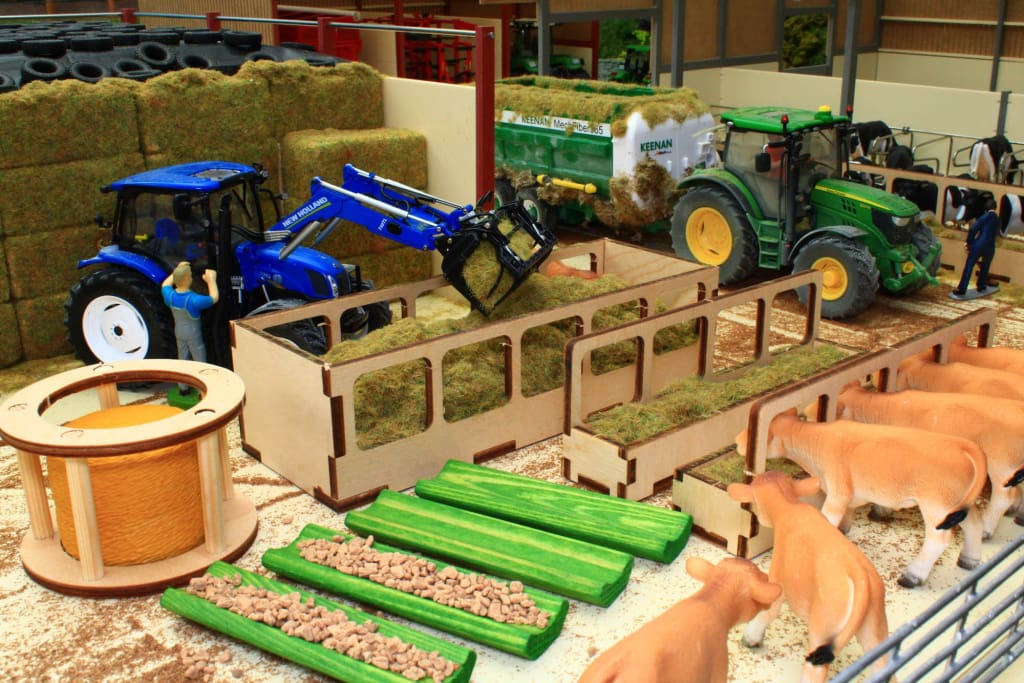 BT2060 Livestock Feeder Pack – Brushwood Toys