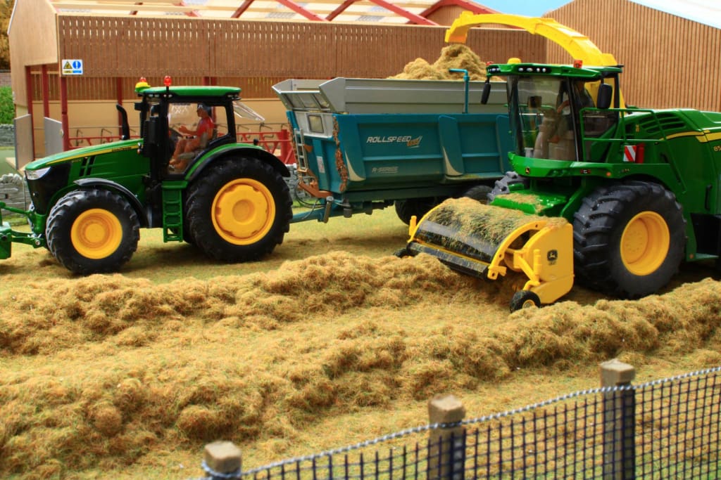 BT2097 Field Row Silage (125g bag) – Brushwood Toys