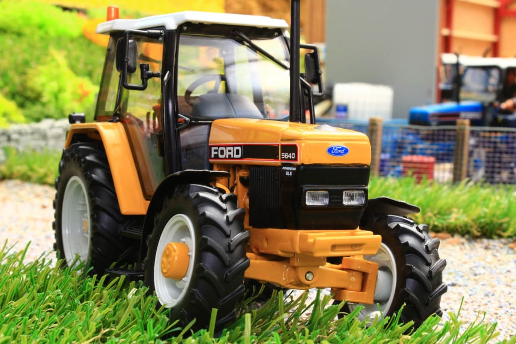 IMBER MODELS FORD 5640 SLE 4WD INDUSTRIAL TRACTOR - YELLOW (IMB002-128 ...