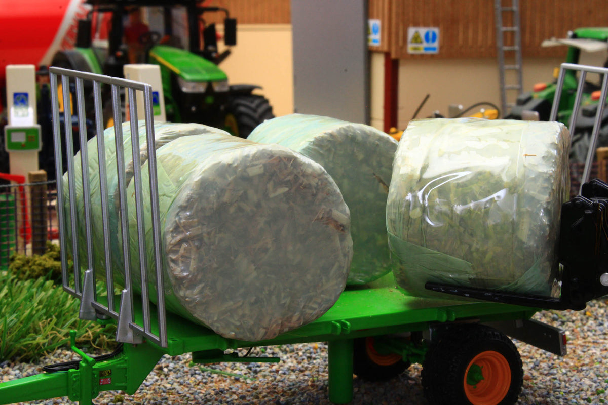 KG0762 KIDS GLOBE WRAPPED SILAGE BALES X 4 – Brushwood Toys