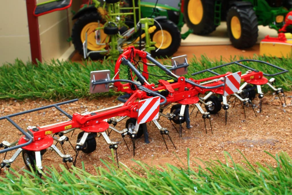 MM2005 MARGE MODELS MASSEY FERGUSON TD676DN TEDDER – Brushwood Toys