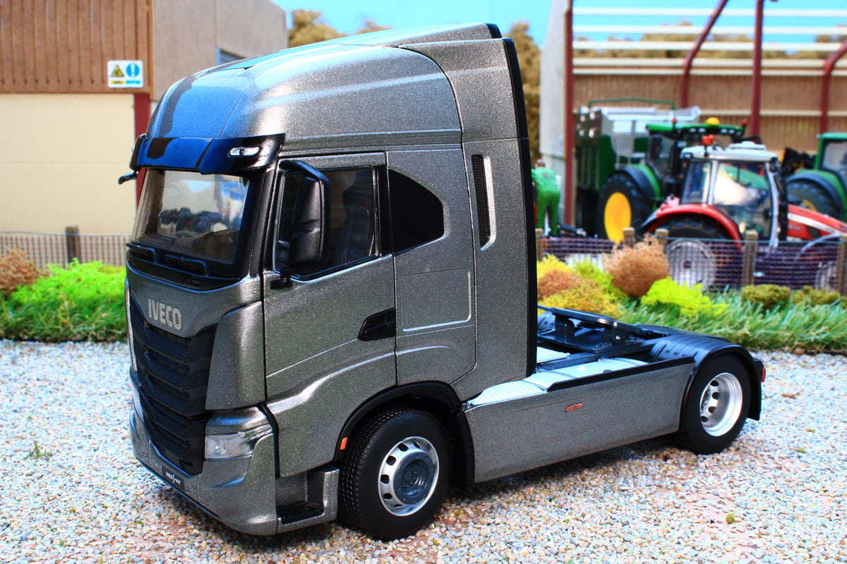 MM2231-02 Marge Models Iveco S-Way Lorry Tractor Unit 4x2 in Dark Grey ...