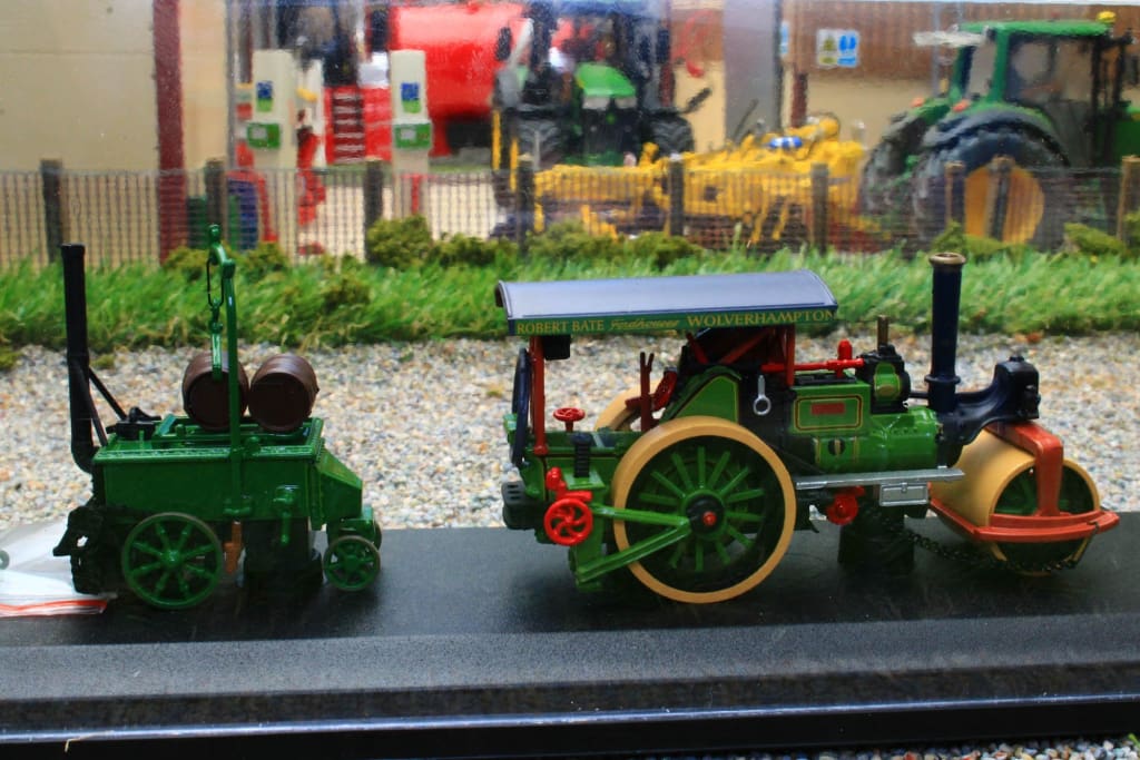OXF76APR001 OXFORD DIECAST 1:76 SCALE AVELING STEAM ROLLER WITH PORTER ...