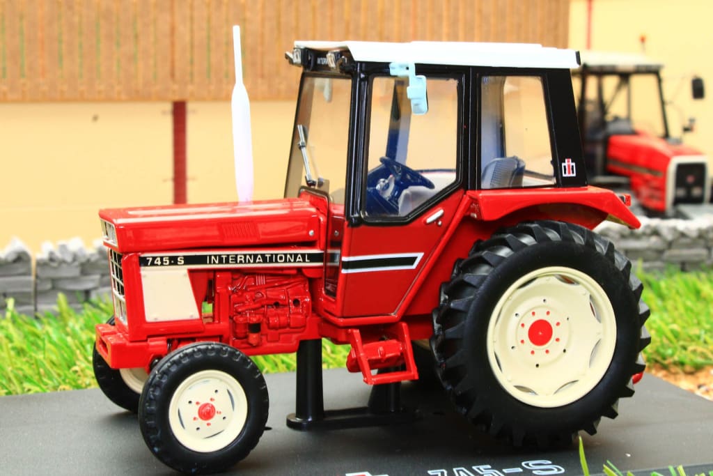 REP211 Replicagri International IH 745S Tractor – Brushwood Toys