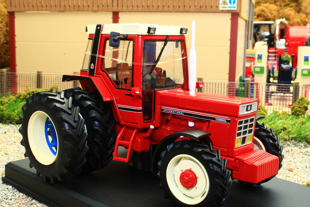 REPMRACA21 REPLICAGRI INTERNATIONAL 1056 XL 4WD TRACTOR WITH REMOVABLE ...
