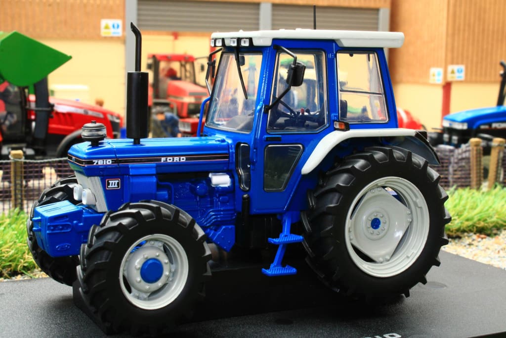 UH2865 UNIVERSAL HOBBIES FORD 7810 TRACTOR (1987) – Brushwood Toys