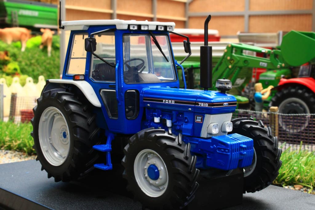 UH2865 UNIVERSAL HOBBIES FORD 7810 TRACTOR (1987) – Brushwood Toys