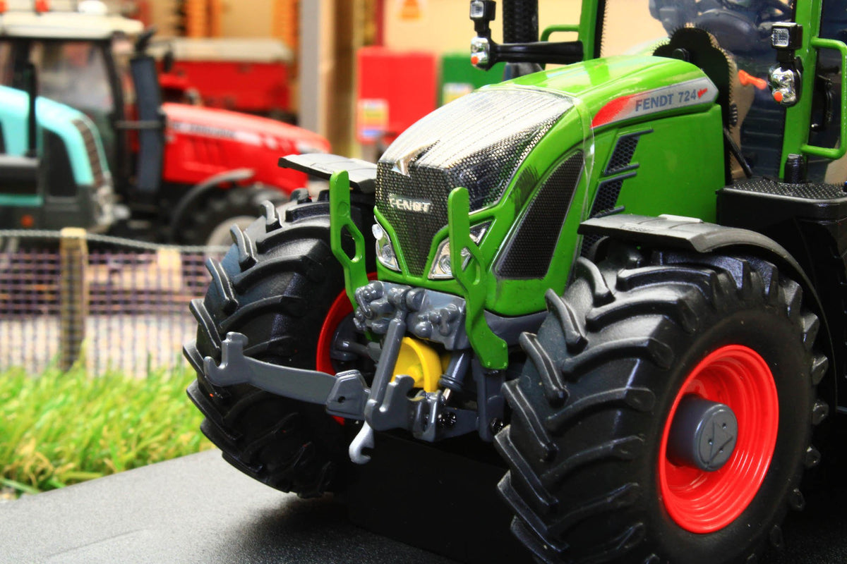 UH5231 Universal Hobbies Fendt 724 Vario 4WD Tractor Nature Green ...