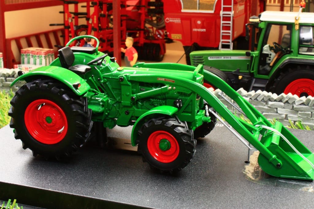 UH5307 UNIVERSAL HOBBIES DEUTZ FAHR D60 05 4WD TRACTOR WITH FRONT LOAD ...